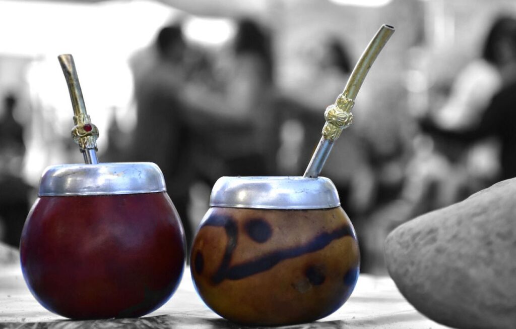 Mateada Cantada para Adultos Mayores: un encuentro para compartir y ...